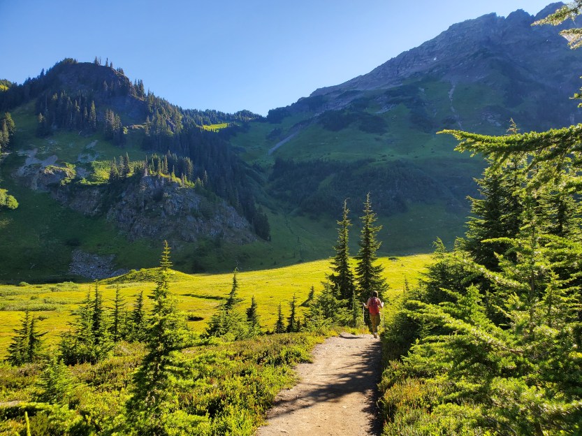 Lady Peak (2178 m) and Mount Cheam (2104 m) – Peak Bliss